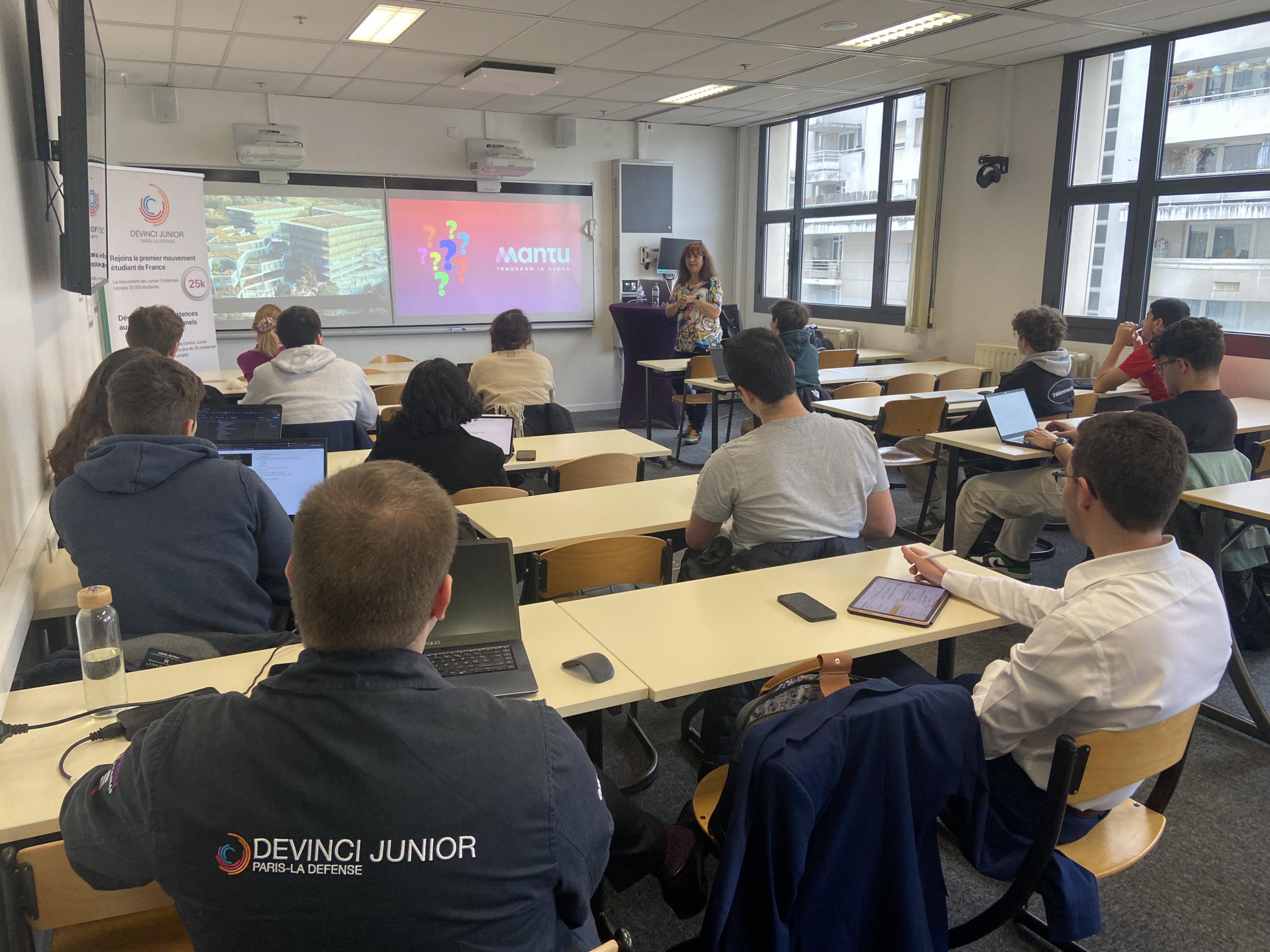 DeVinci Junior, forme les étudiants au management de projet - Pôle Léonard de Vinci